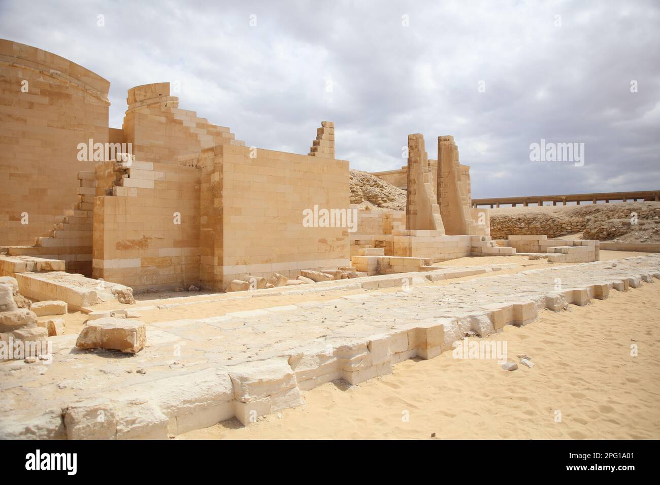temple beside sakara pyramid Stock Photo - Alamy