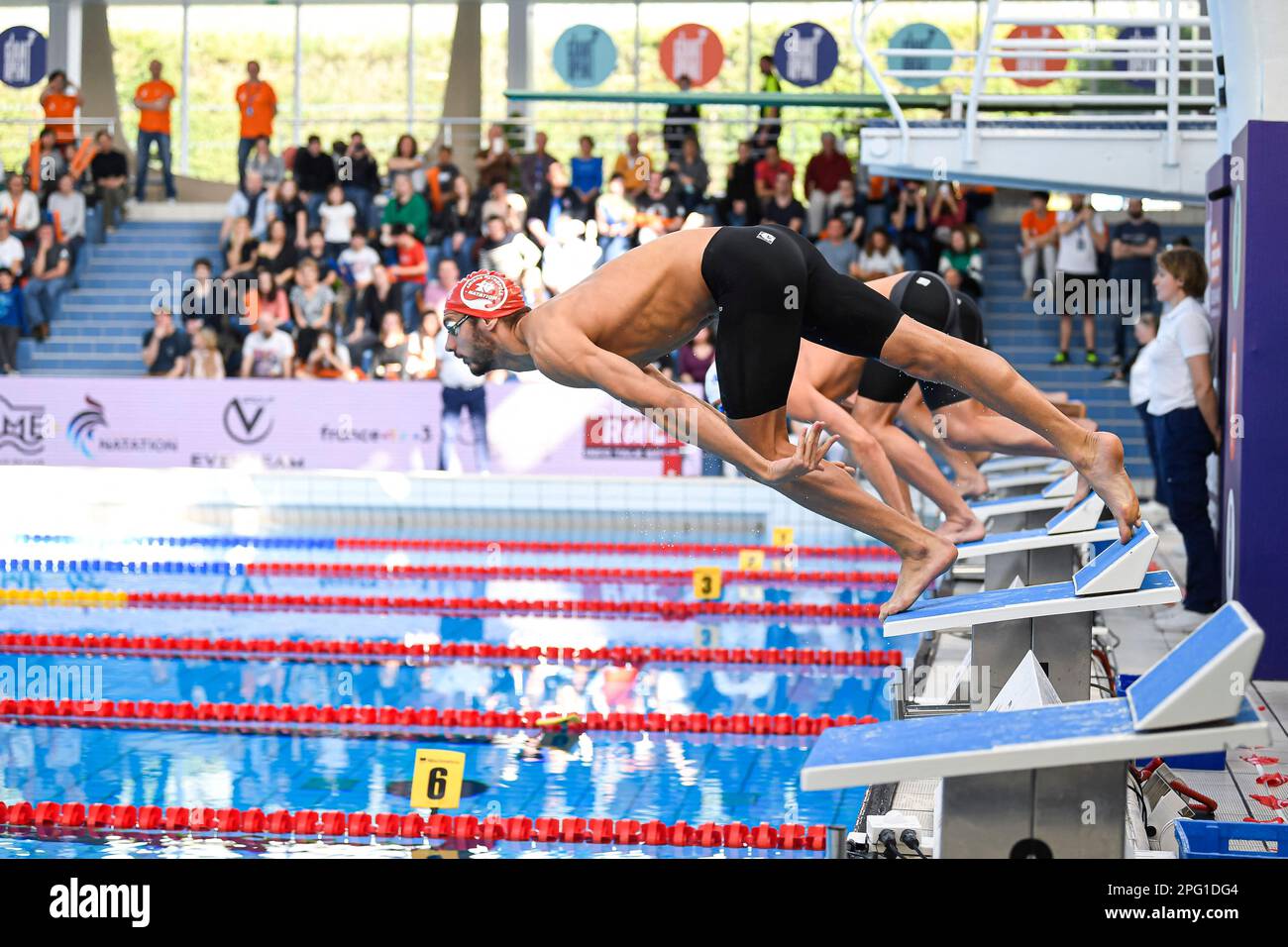 Paris, France. 19th Mar, 2023. Illustration shows swimmer dive during a ...