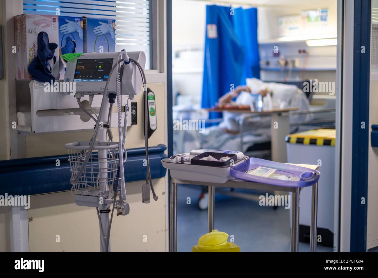 Hospital uk 1980s hi-res stock photography and images - Alamy