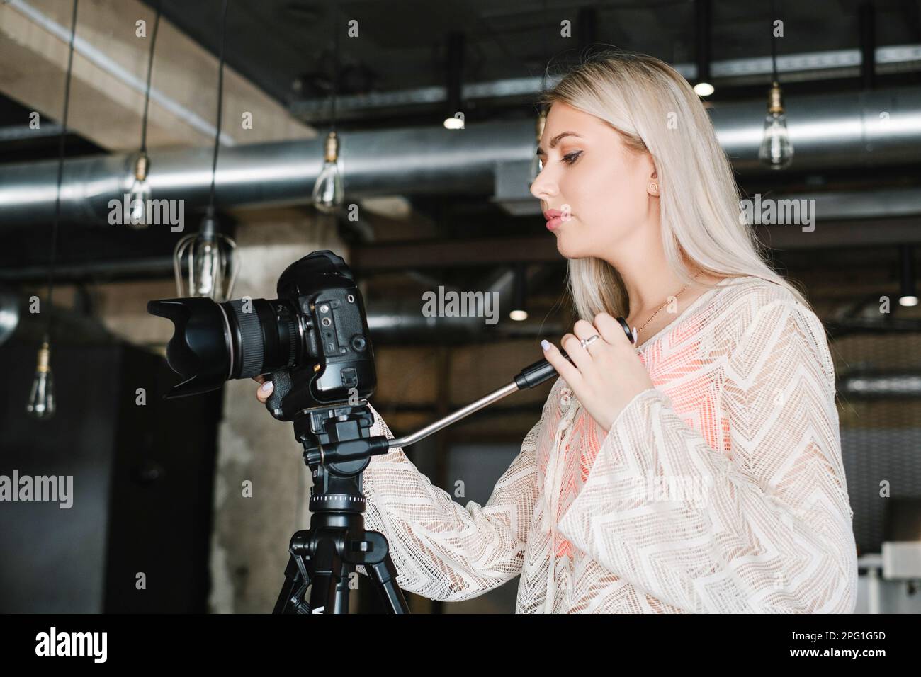 reporter broadcast news information Stock Photo - Alamy