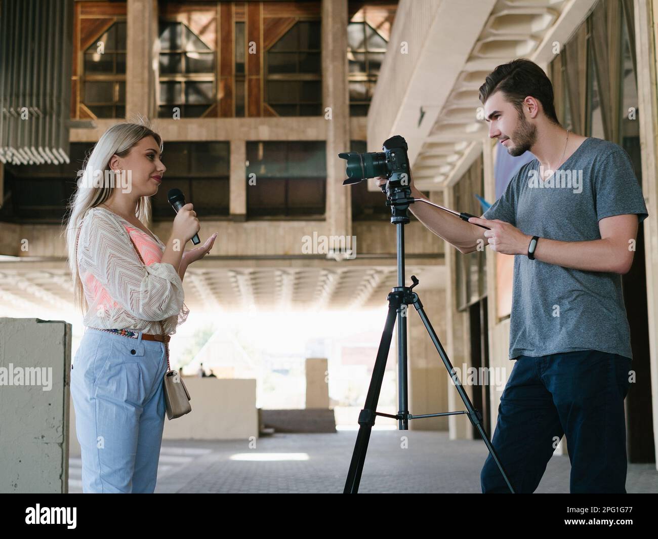 news broadcast telecommunication reporter Stock Photo - Alamy