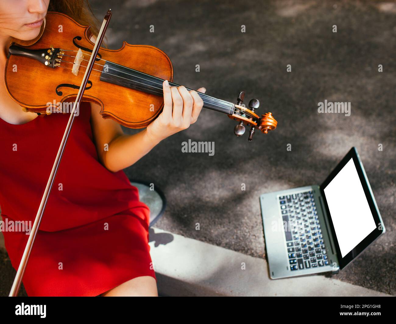 street musical performance art hobby Stock Photo - Alamy