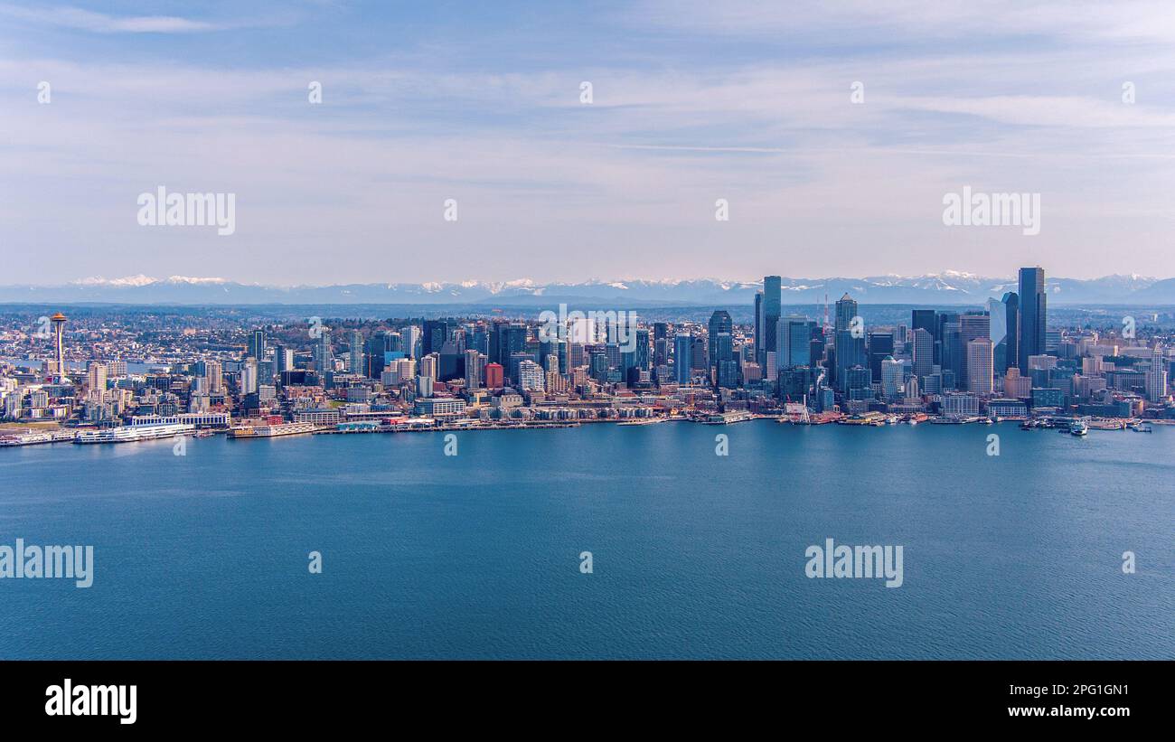 The Seattle, Washington skyline and Elliot Bay Stock Photo - Alamy