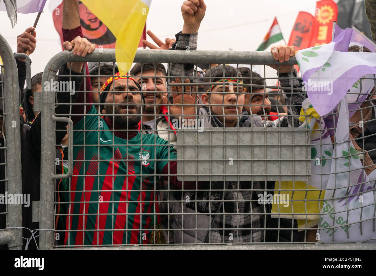 Yesil sol parti hi-res stock photography and images - Alamy