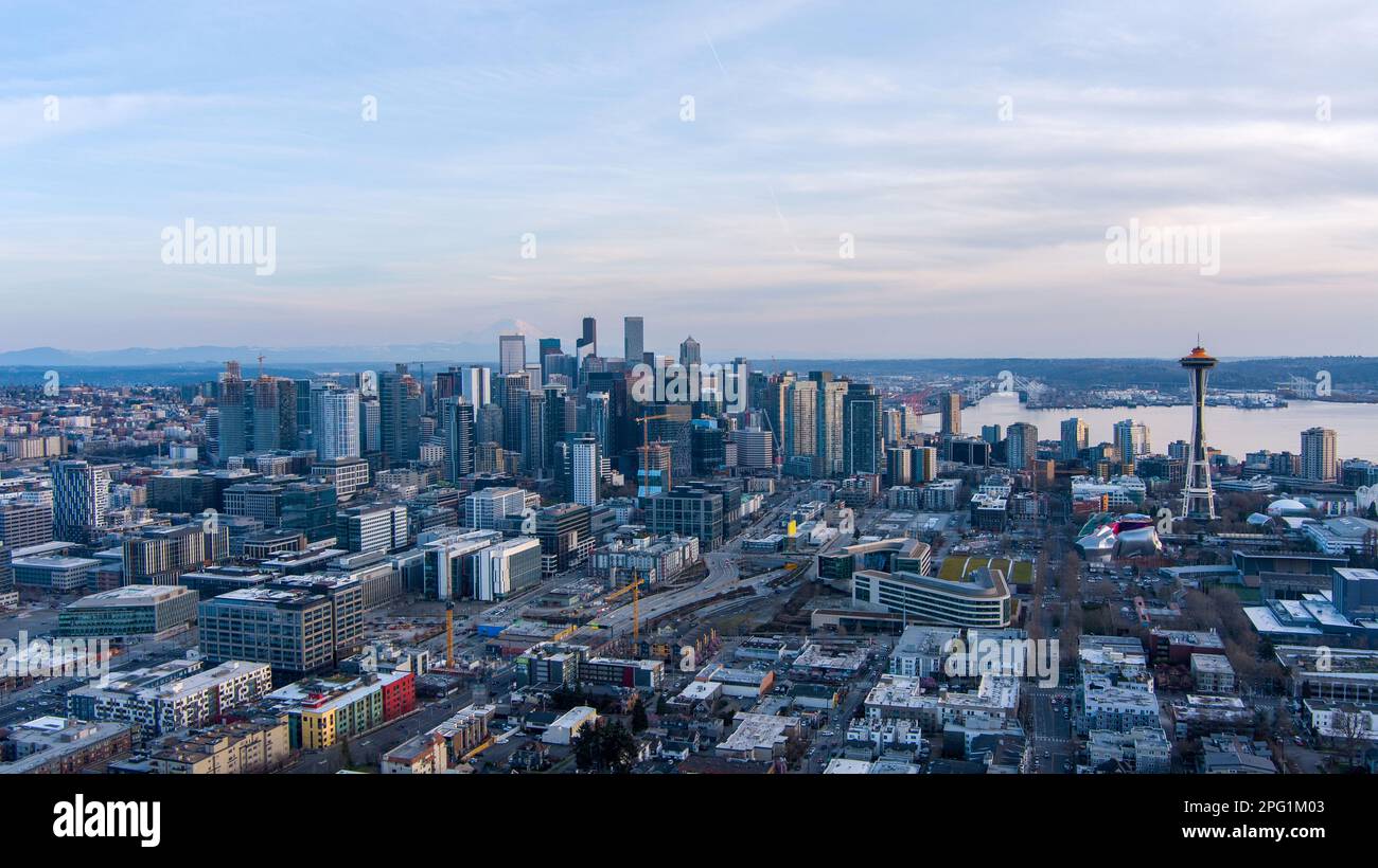 Seattle skyline sunset water hi-res stock photography and images - Alamy