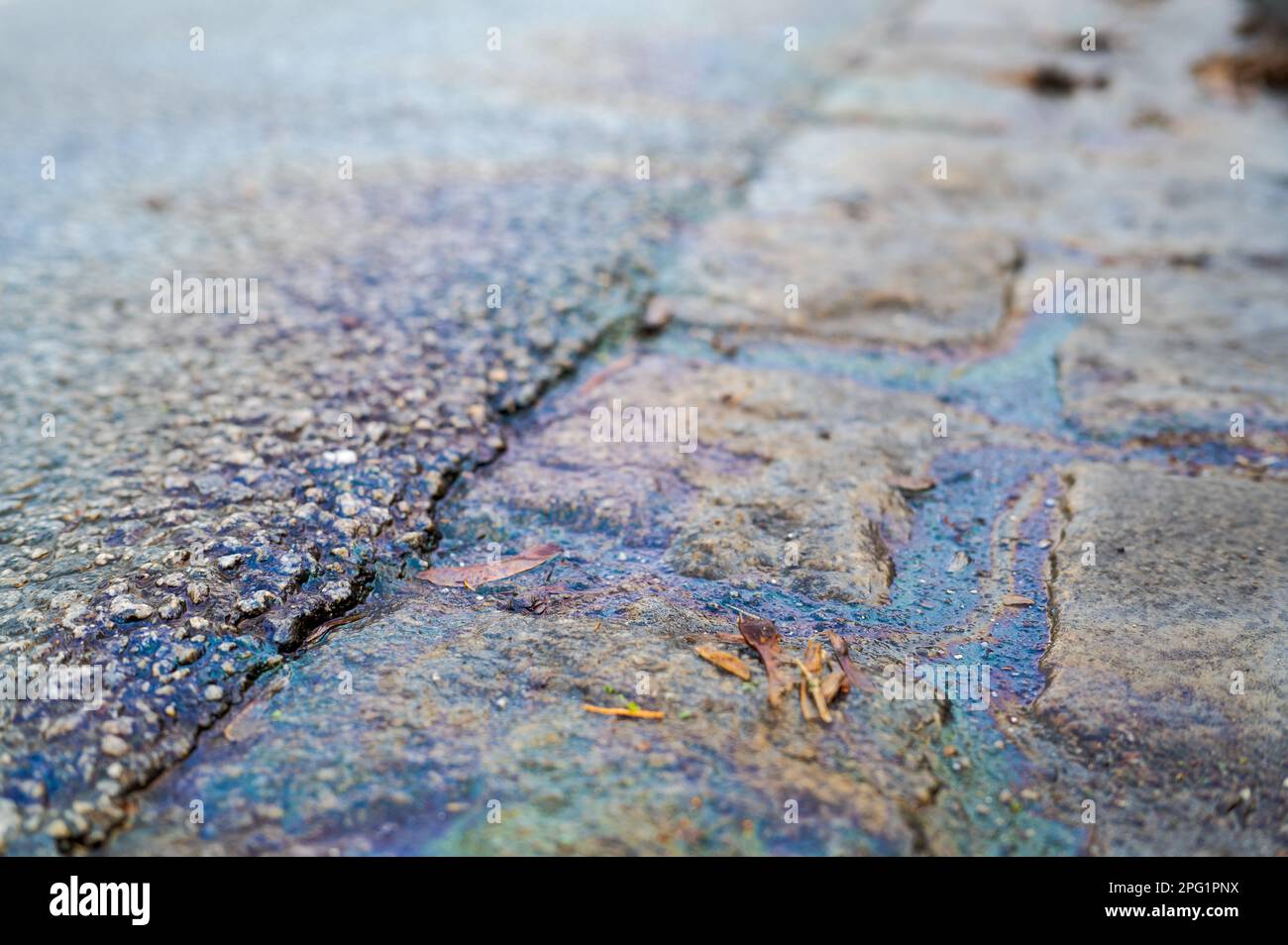 Oil slick puddle hi-res stock photography and images - Alamy