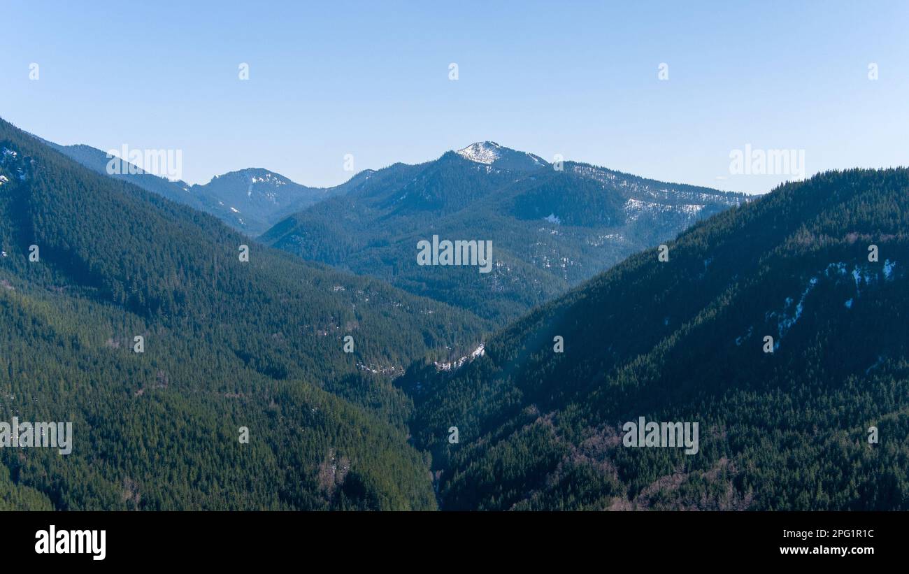 Cascades mountains of Washington State Stock Photo - Alamy