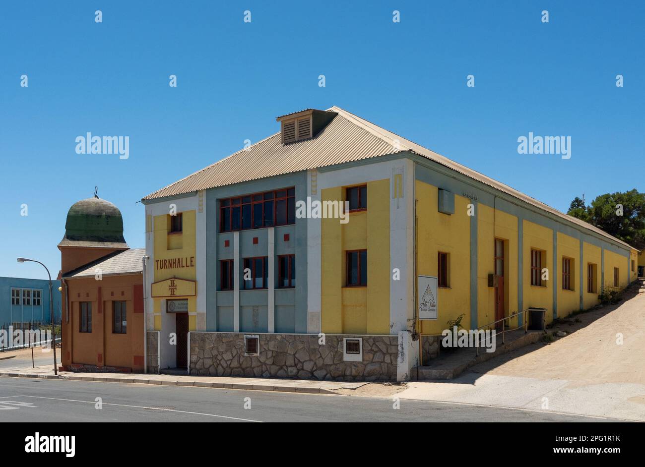 Street scene from Lüderlitz, an old German colony style coast town ...