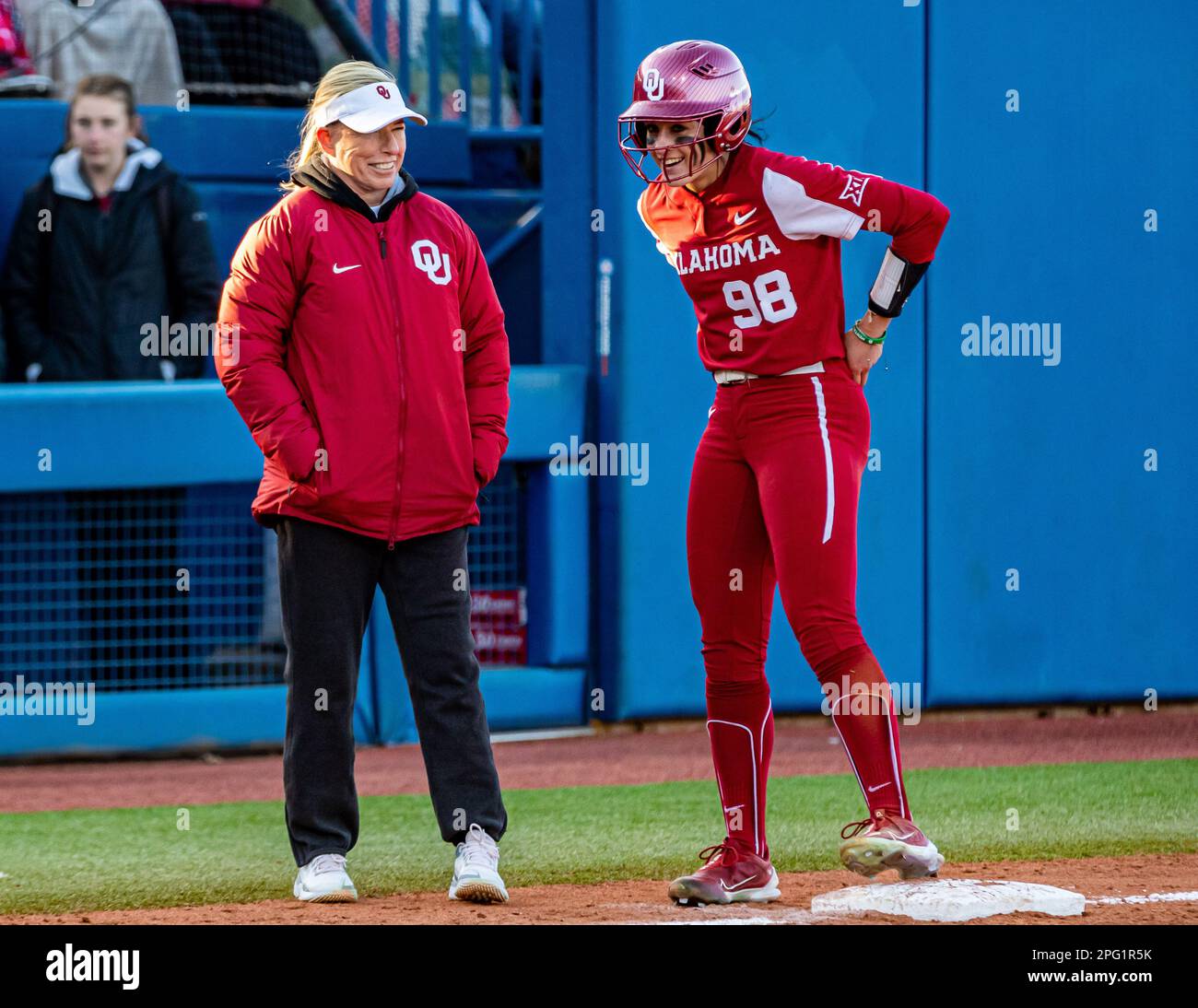 Oklahoma City, Oklahoma, USA. 18th Mar, 2023. Oklahoma's Jordy Bahl (98 ...