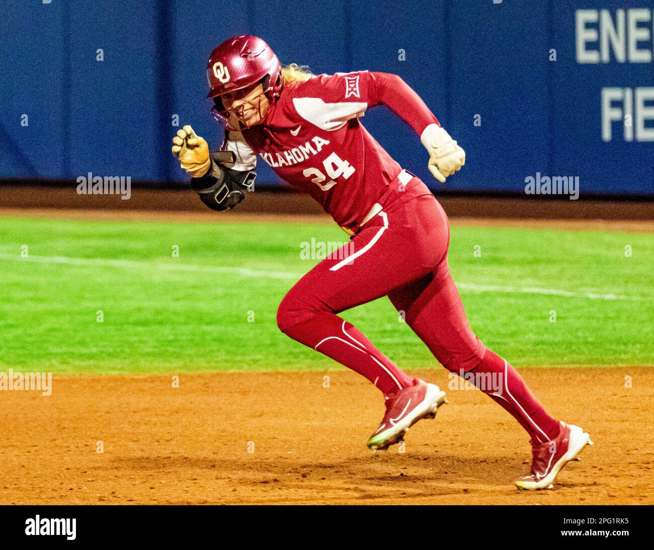 Oklahoma City, Oklahoma, USA. 18th Mar, 2023. Oklahoma's Jayda Coleman ...