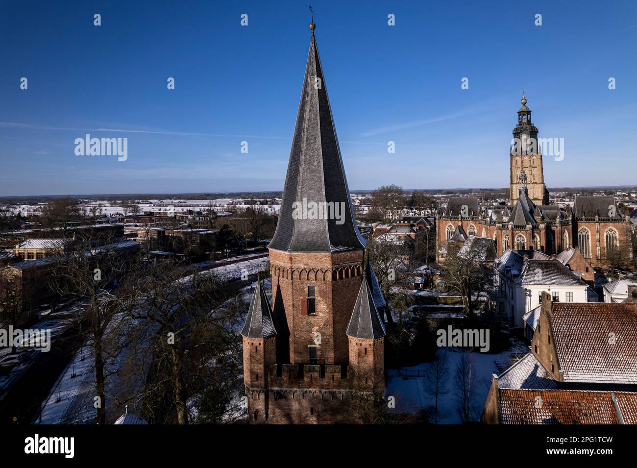 Fairy tale scenic Drogenapstoren in medieval Hanseatic Dutch tower town ...