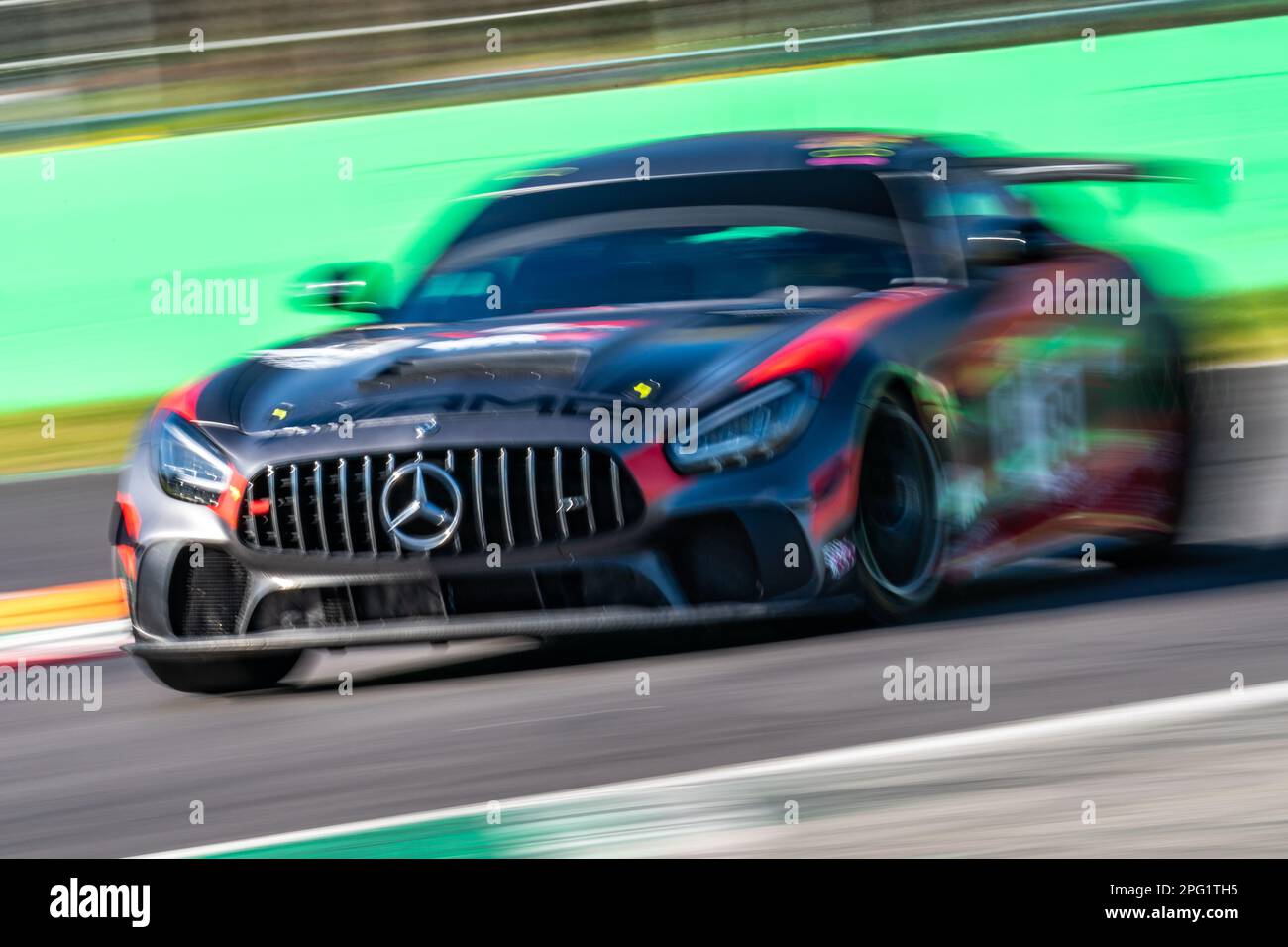 Mercedes amg gt4 hi-res stock photography and images - Alamy