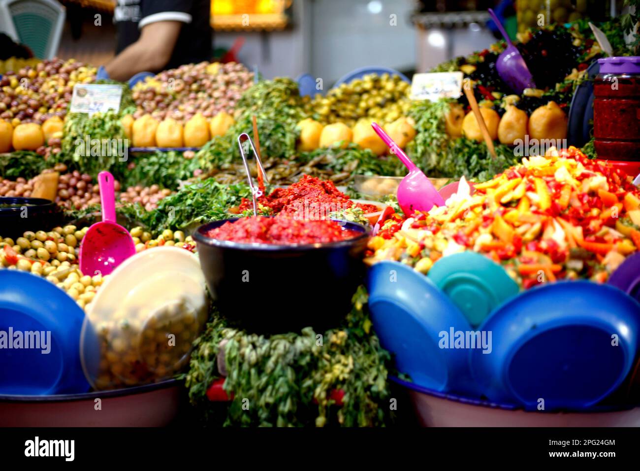 Market day in Fes Souk Stock Photo - Alamy