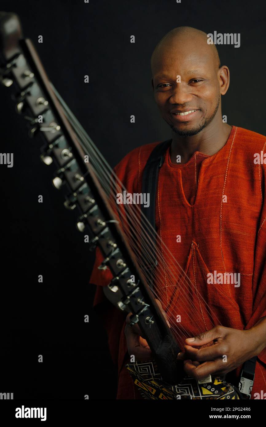 Traditional african instruments hi-res stock photography and images - Alamy