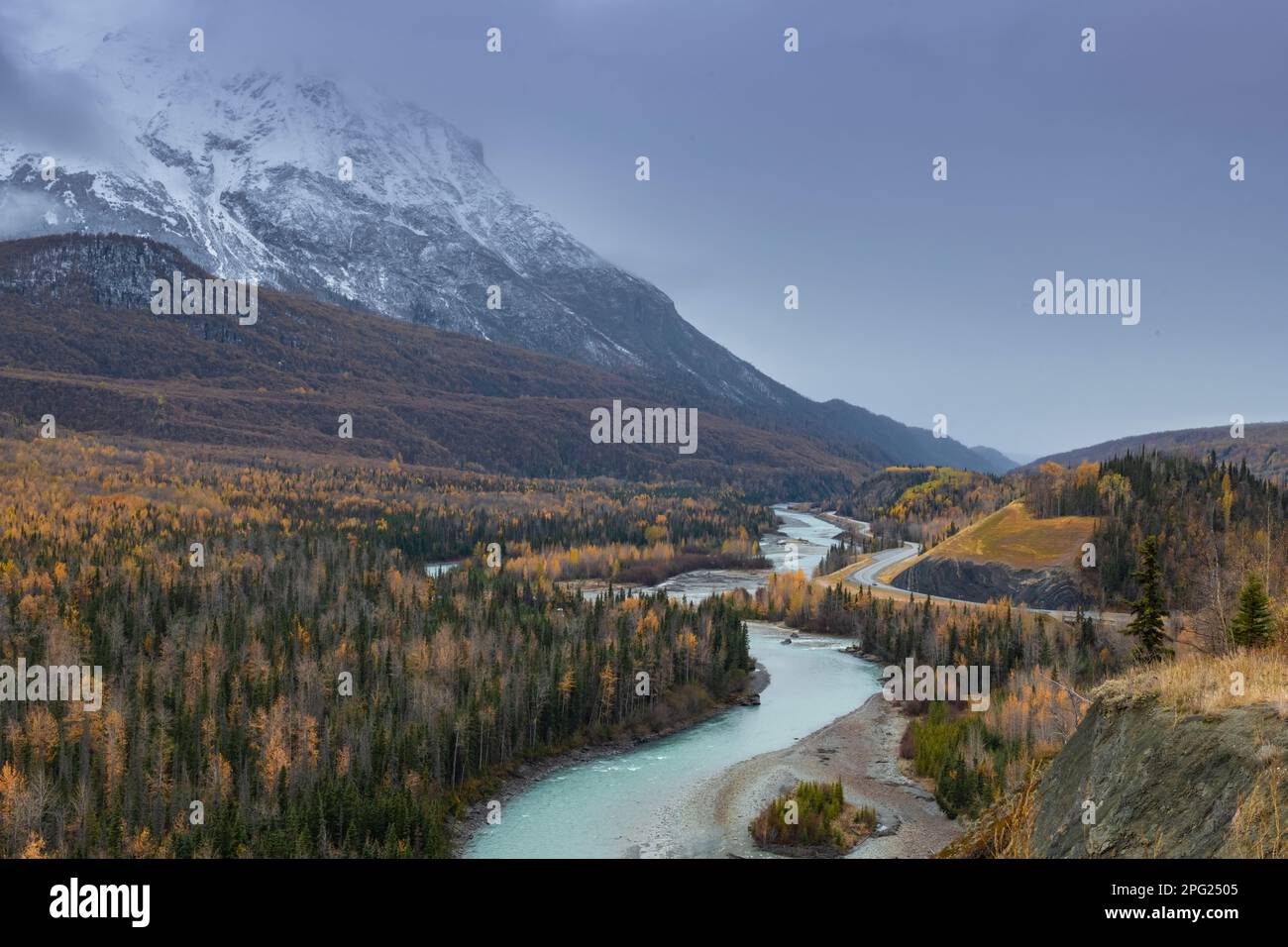View looking down the valley hi-res stock photography and images - Alamy