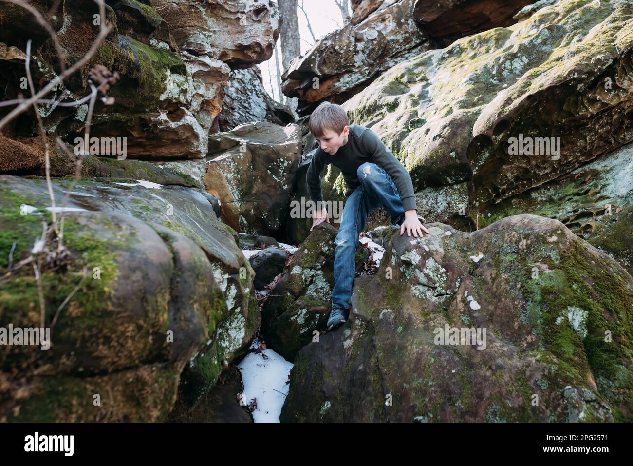Scrambling over boulders hi-res stock photography and images - Alamy