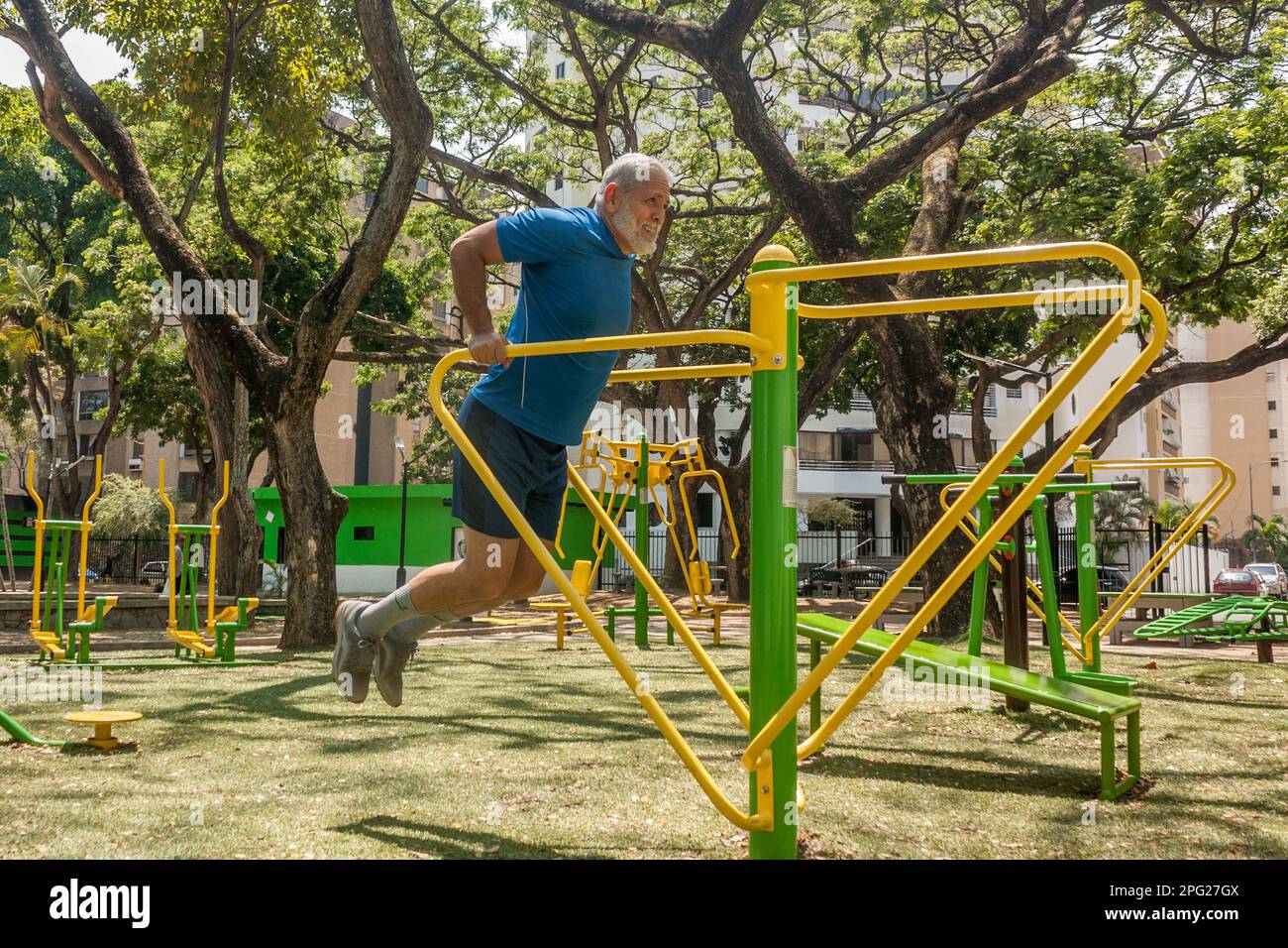 Mature outdoor gym equipment hi-res stock photography and images - Alamy