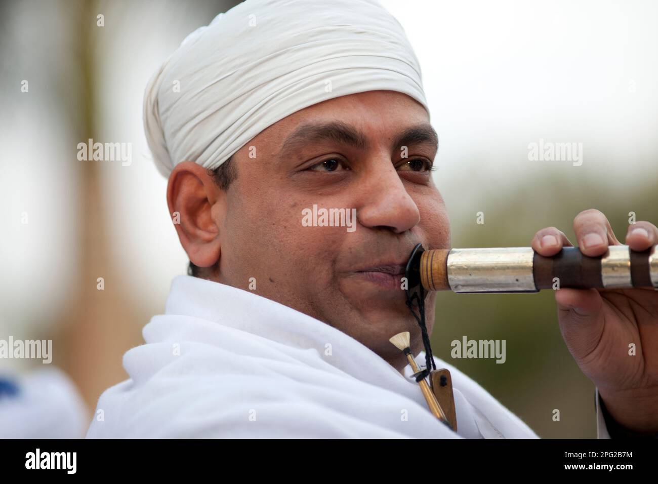 Egypt, Cairo, busker at the Al Azhar Park Stock Photo - Alamy