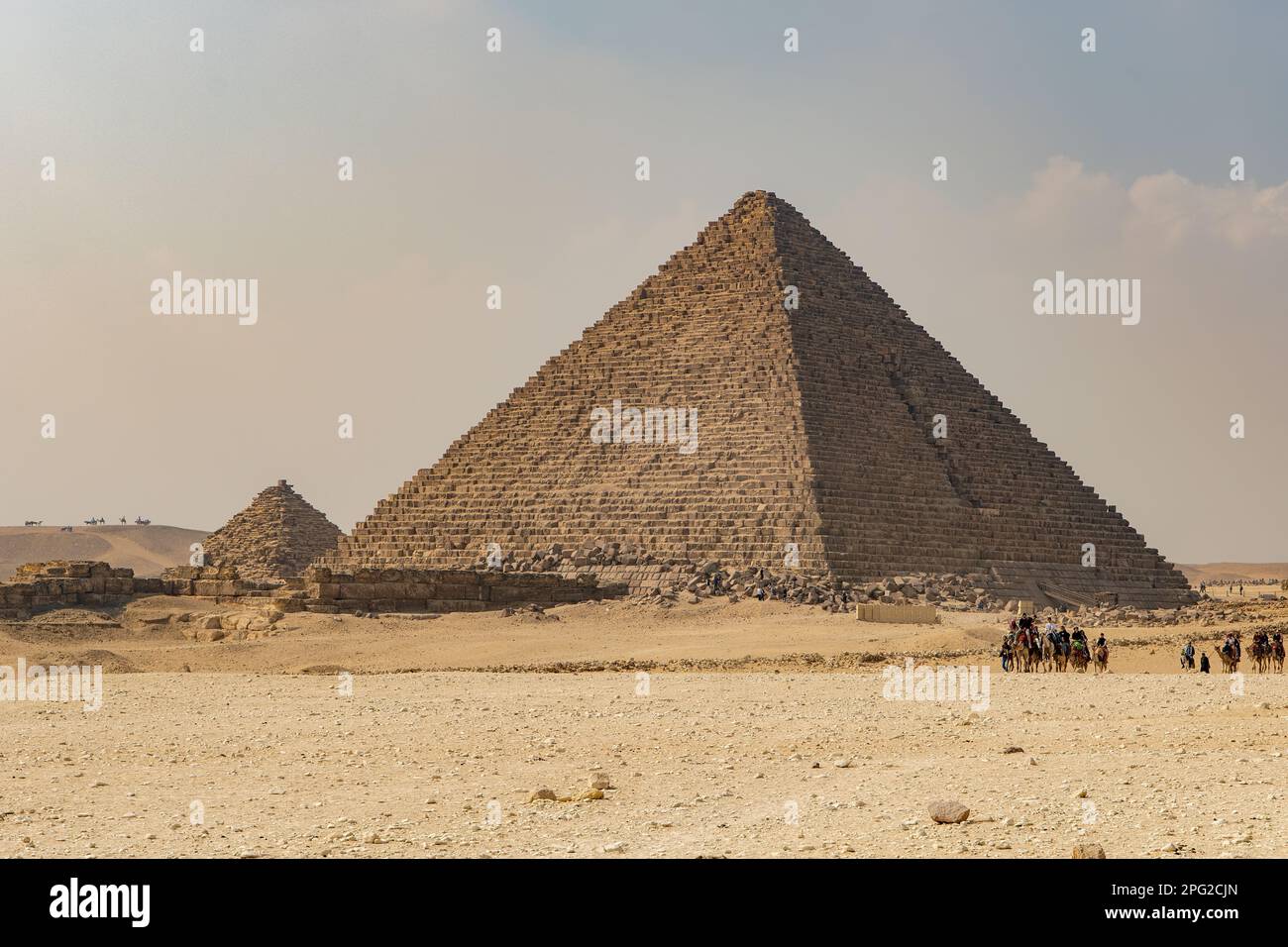 Egypt giza menkaure pyramid hi-res stock photography and images - Alamy