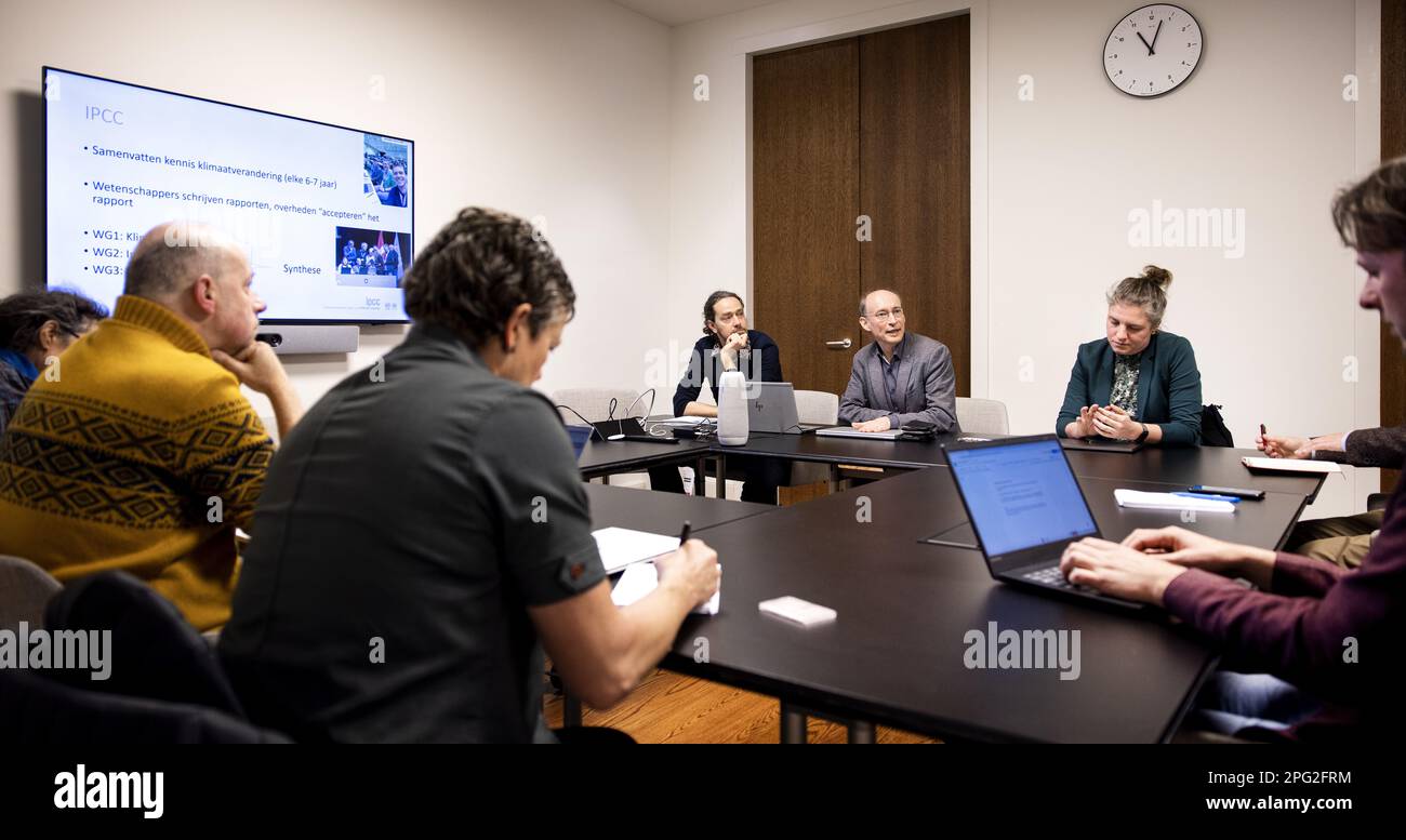 THE HAGUE - Researchers Detlef van Vuuren (PBL Netherlands ...
