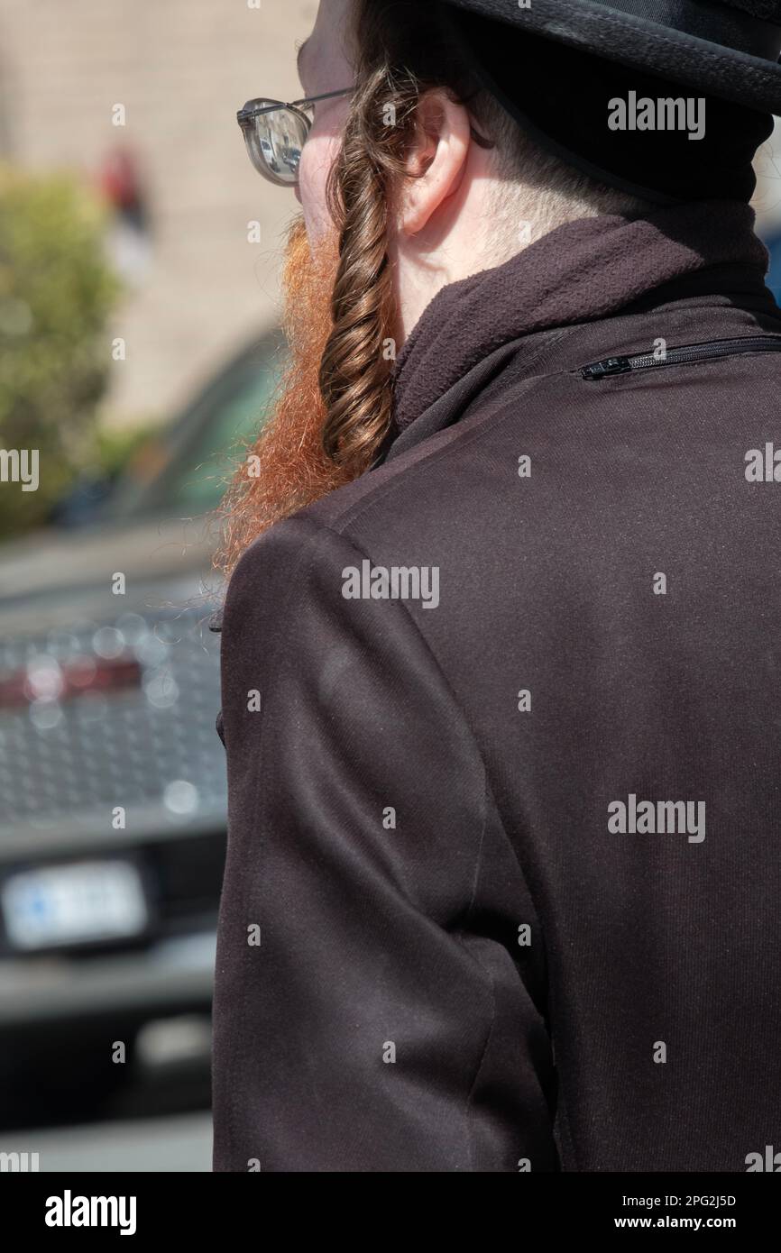 A generic pic of an anonymous ultra orthodox Jewish man with long peyus ...