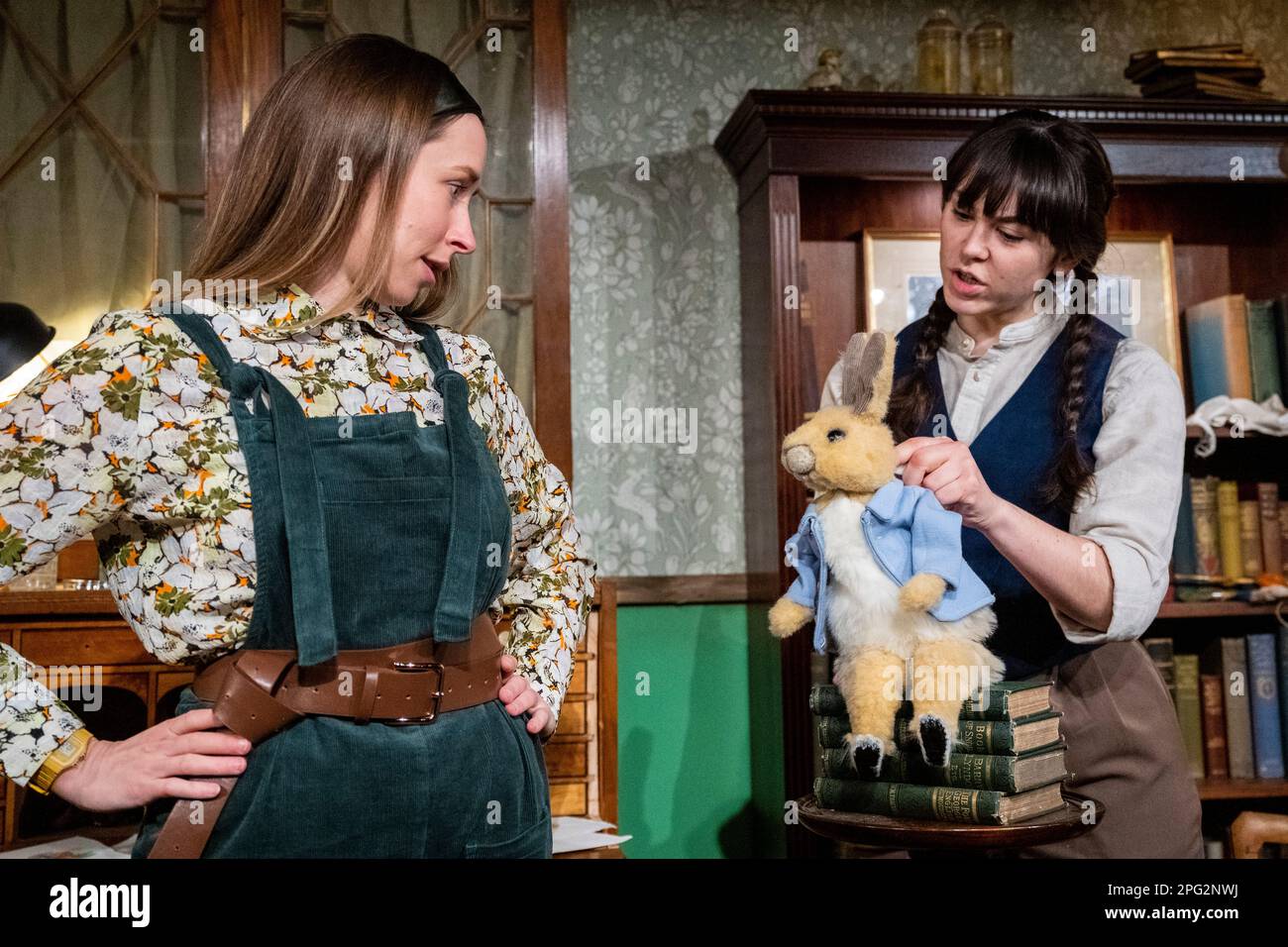 The peter rabbit easter adventure hi-res stock photography and images ...