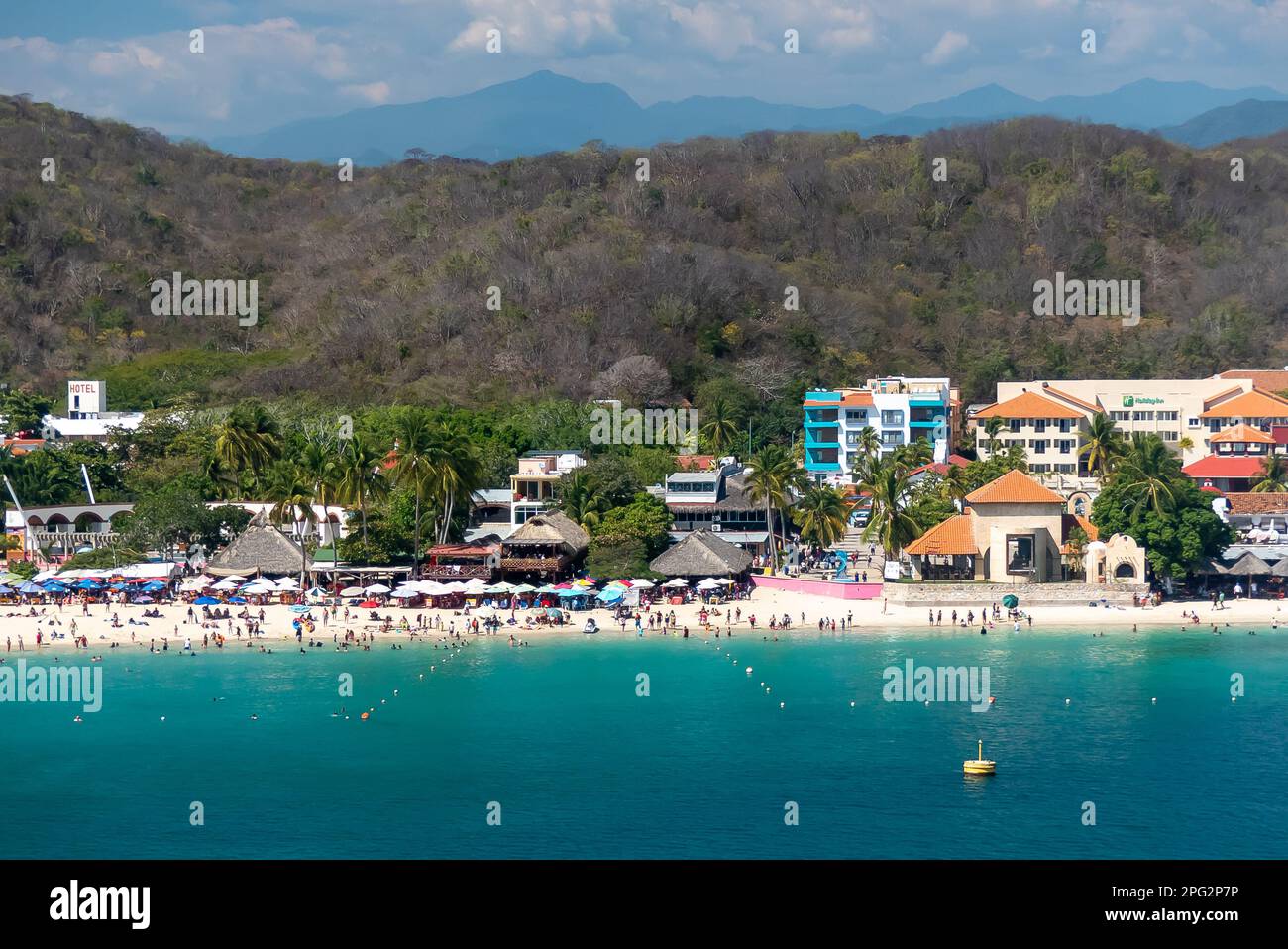 Huatulco in Mexico: the main beach, Playa Chahué Stock Photo - Alamy
