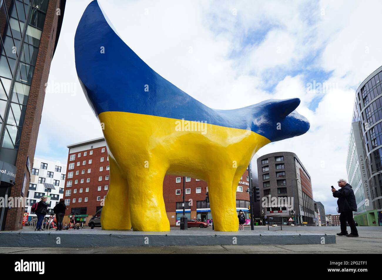 The Superlambanana sculpture outside the Avril Robarts Library of ...