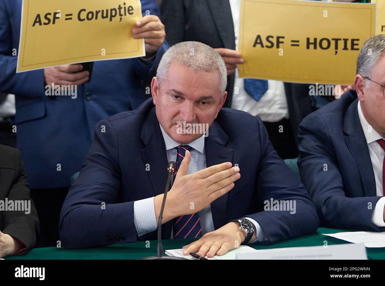 Autoritatea de supraveghere financiara hi-res stock photography and ...