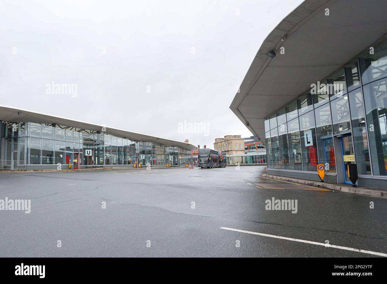 Wolverhampton bus station hi-res stock photography and images - Alamy