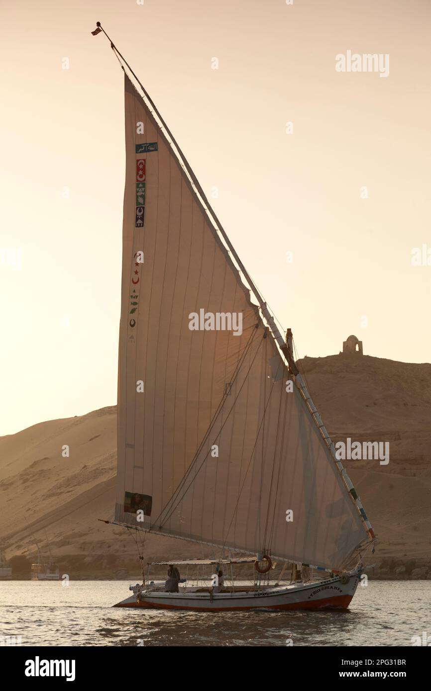 Felucca on the nile hi-res stock photography and images - Alamy