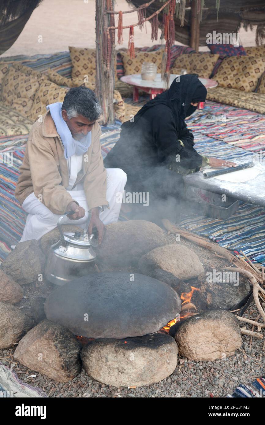 Egypt, Sharm El-Sheikh, desert village making Arabic bread Stock Photo ...
