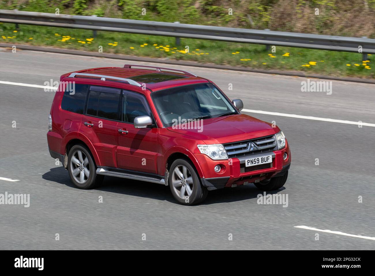 Mitsubishi shogun 3 2 di dc hi-res stock photography and images - Alamy