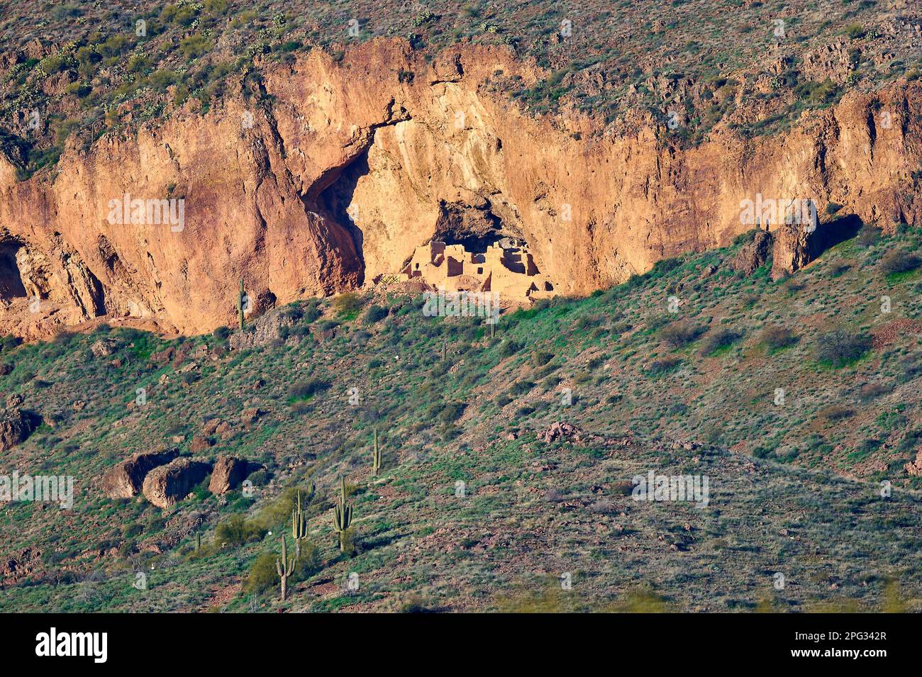 Native American cliff dwellings, circa 1400 AD, Tonto National Monument ...