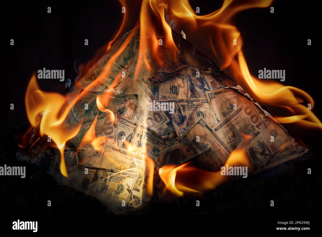 Capitalism pyramid hi-res stock photography and images - Alamy