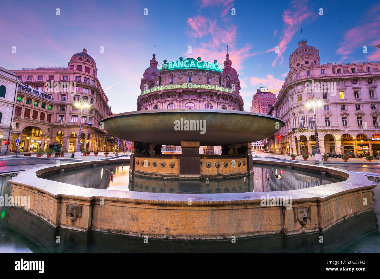 Piazza de ferrari square hi-res stock photography and images - Alamy