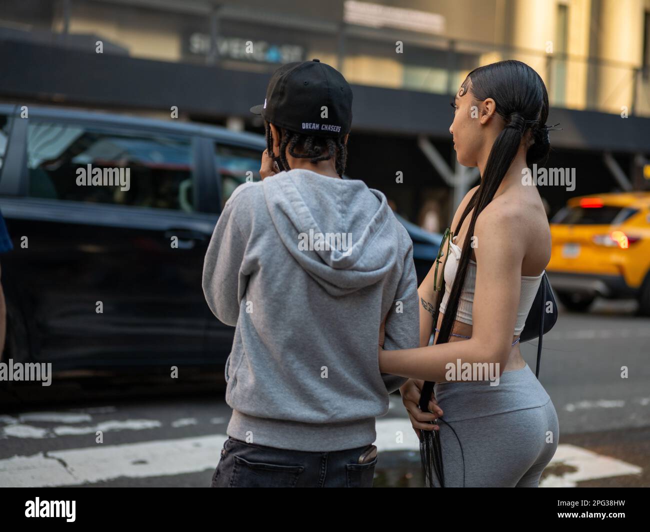 Urban meetup hi-res stock photography and images - Alamy