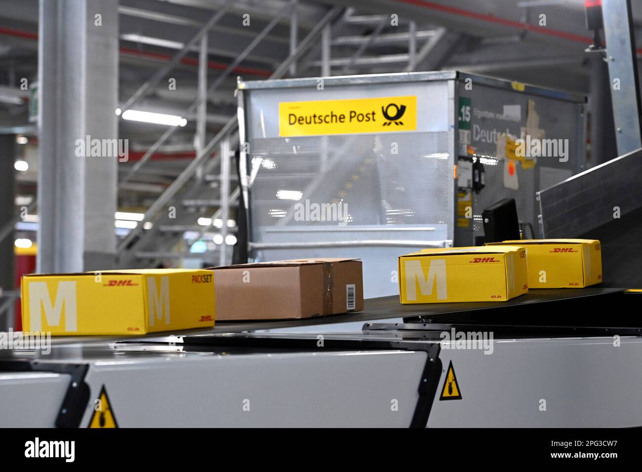 Deutsche Post DHL put Germany's largest parcel location into operation ...