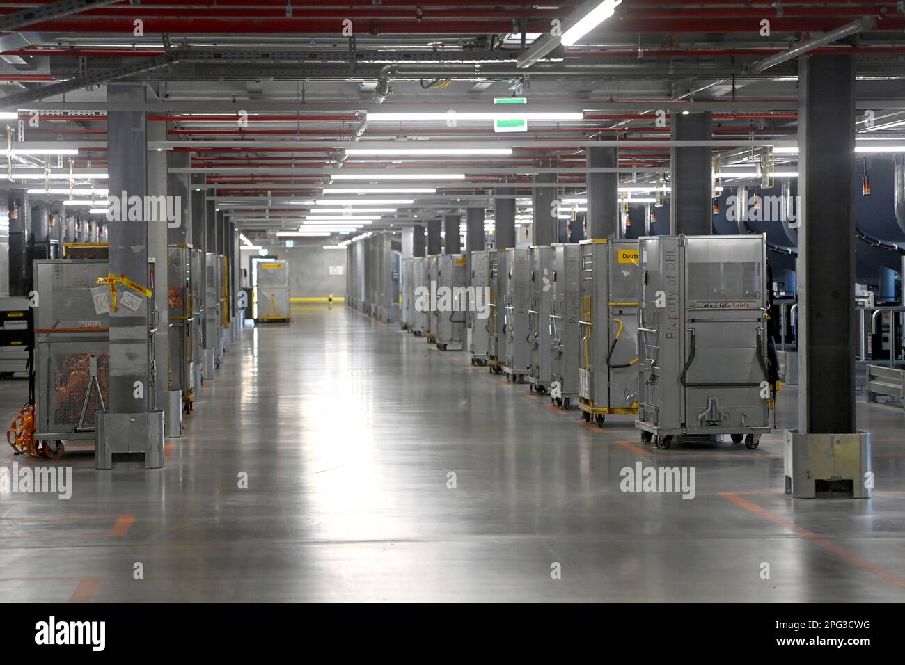 Deutsche Post DHL put Germany's largest parcel location into operation ...