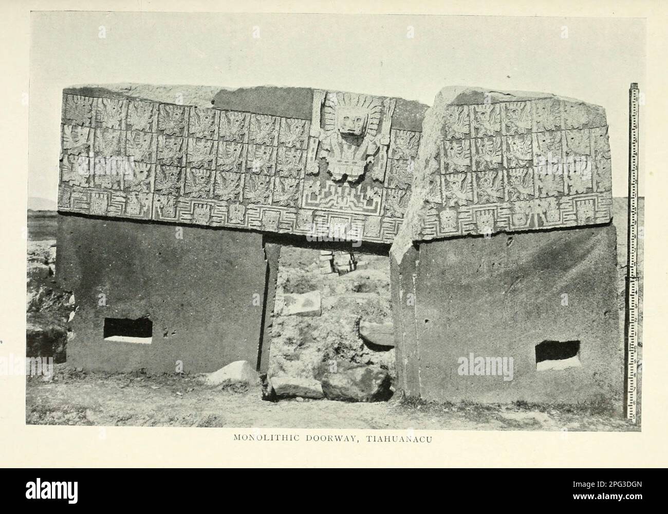 Tiahuanaco artifacts hi-res stock photography and images - Alamy