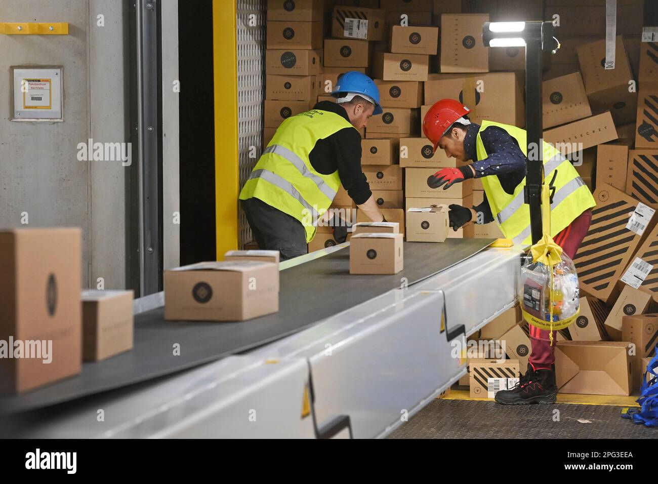 Deutsche Post DHL puts Germany's largest parcel location into operation ...