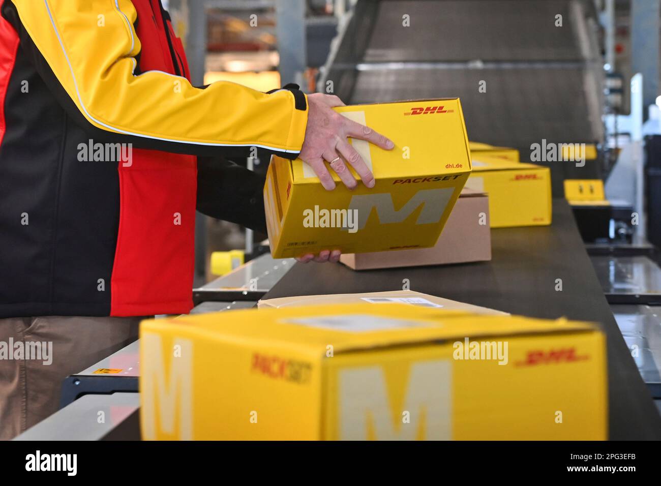 Deutsche Post DHL puts Germany's largest parcel location into operation ...