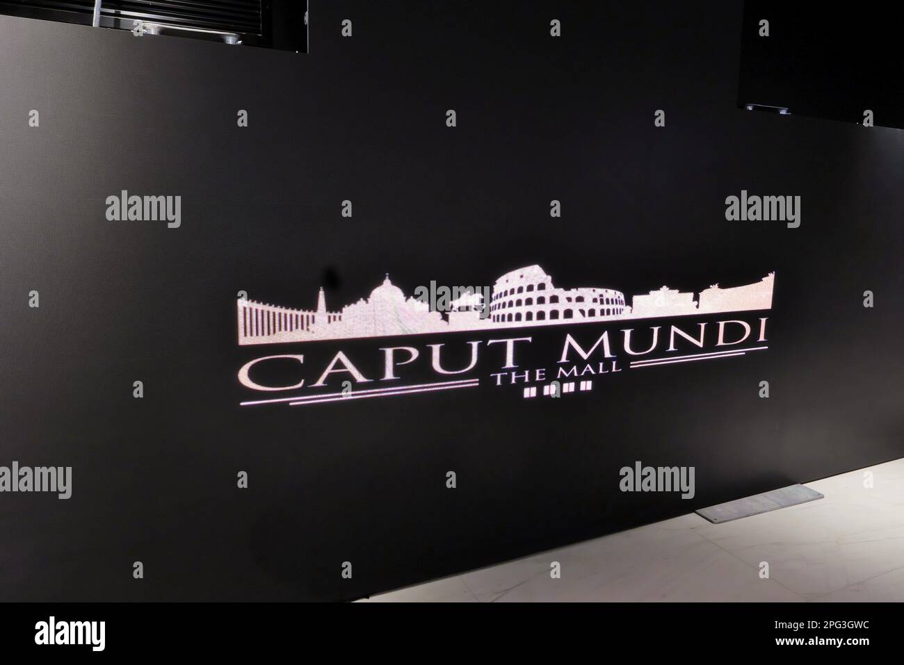 SIGN OF CAPUT MUNDI THE MALL Stock Photo - Alamy