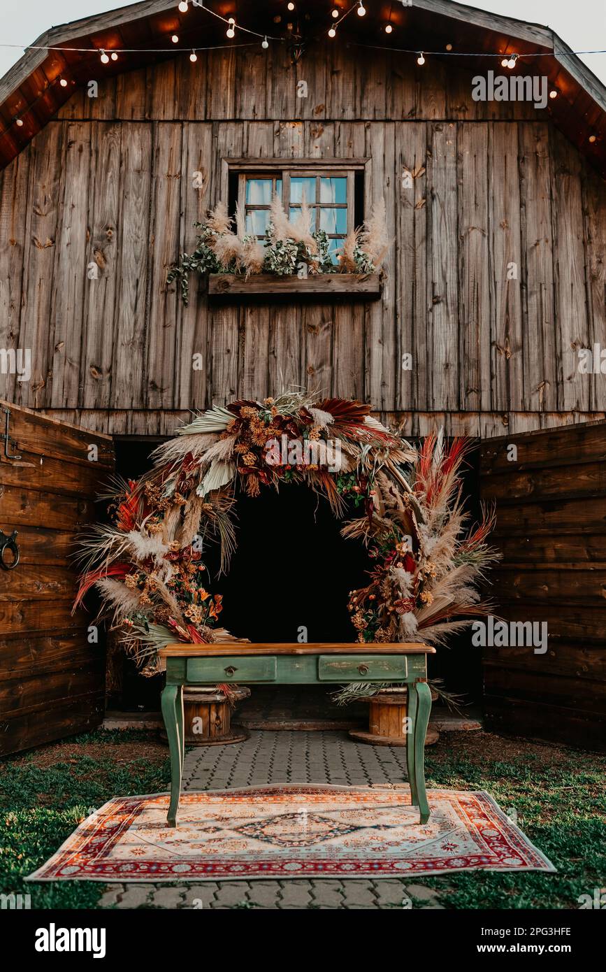 Garden themed wallpaper hi-res stock photography and images - Alamy