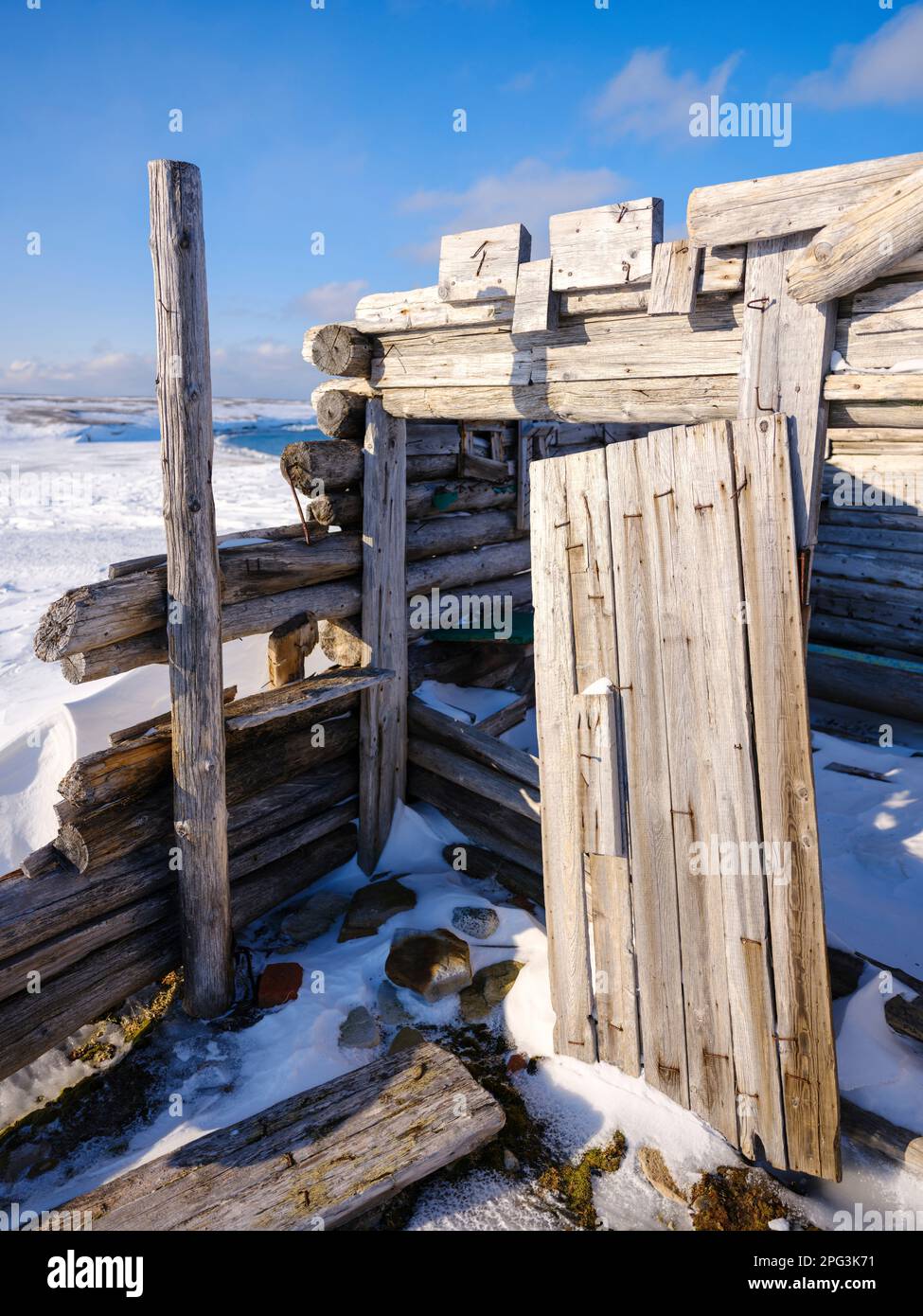 Trapper cabin hi-res stock photography and images - Alamy