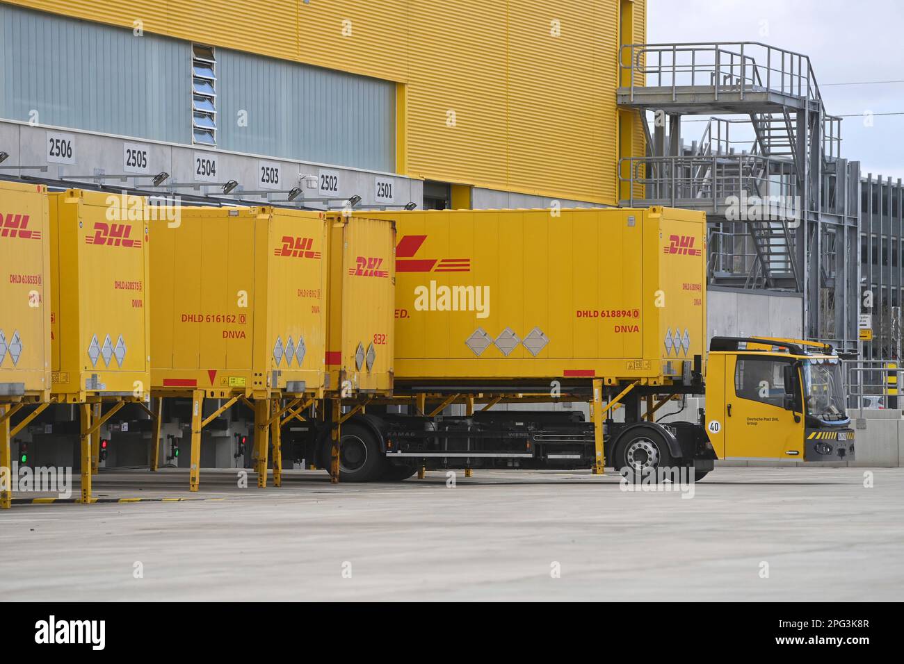 Deutsche Post DHL put Germany's largest parcel location into operation ...