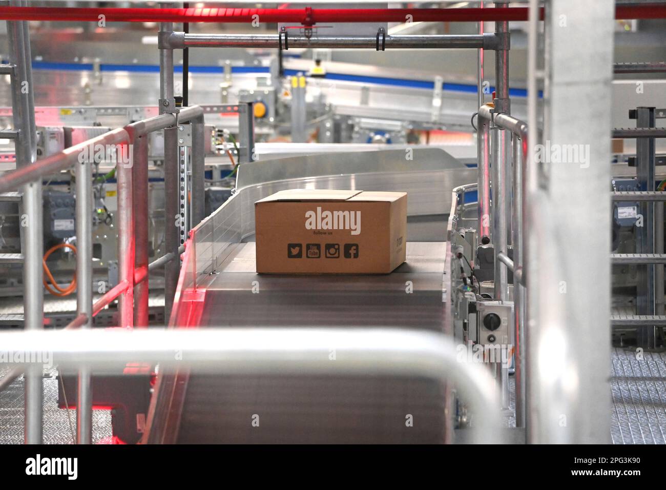 Deutsche Post DHL put Germany's largest parcel location into operation ...