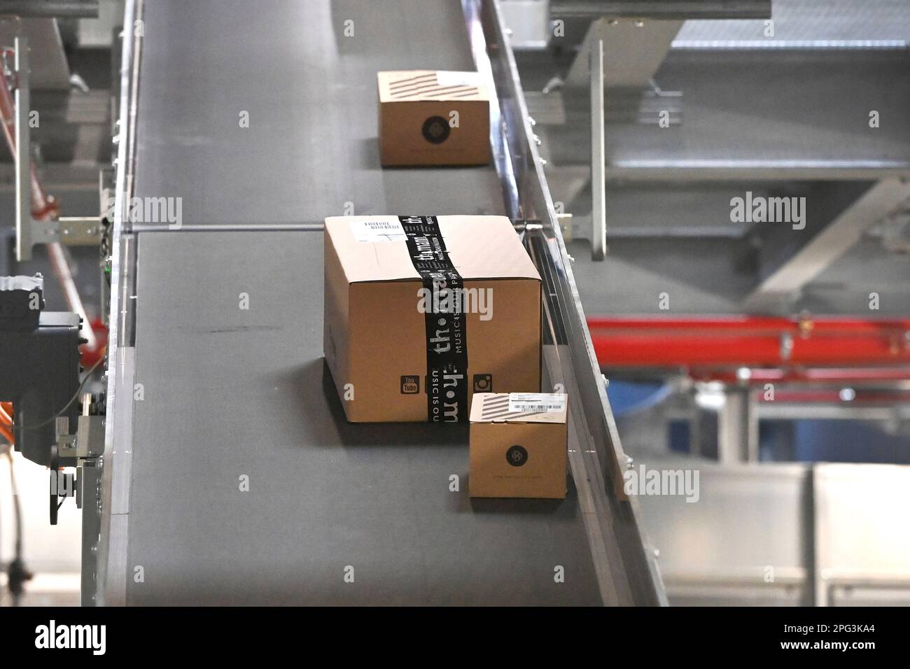 Deutsche Post DHL put Germany's largest parcel location into operation ...