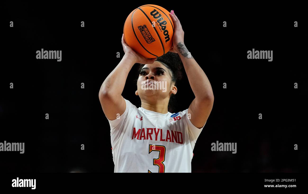 Maryland guard Lavender Briggs shoots against Arizona during the second ...