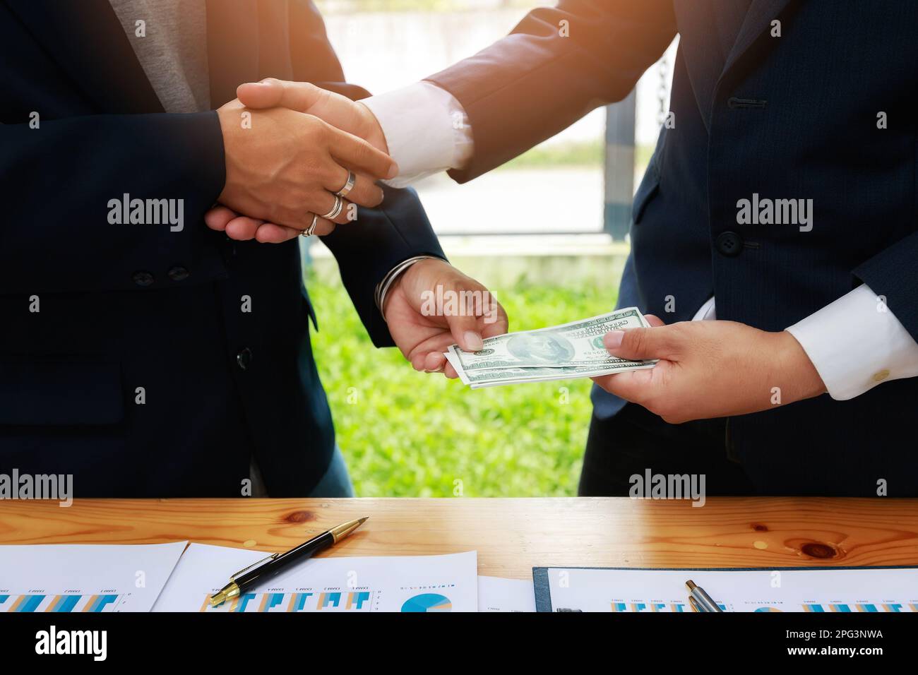 Cheating customers hi-res stock photography and images - Alamy